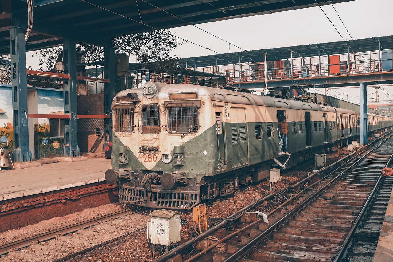 Diesel Locomotive DB Hatch Assembly - Secure and Efficient Access